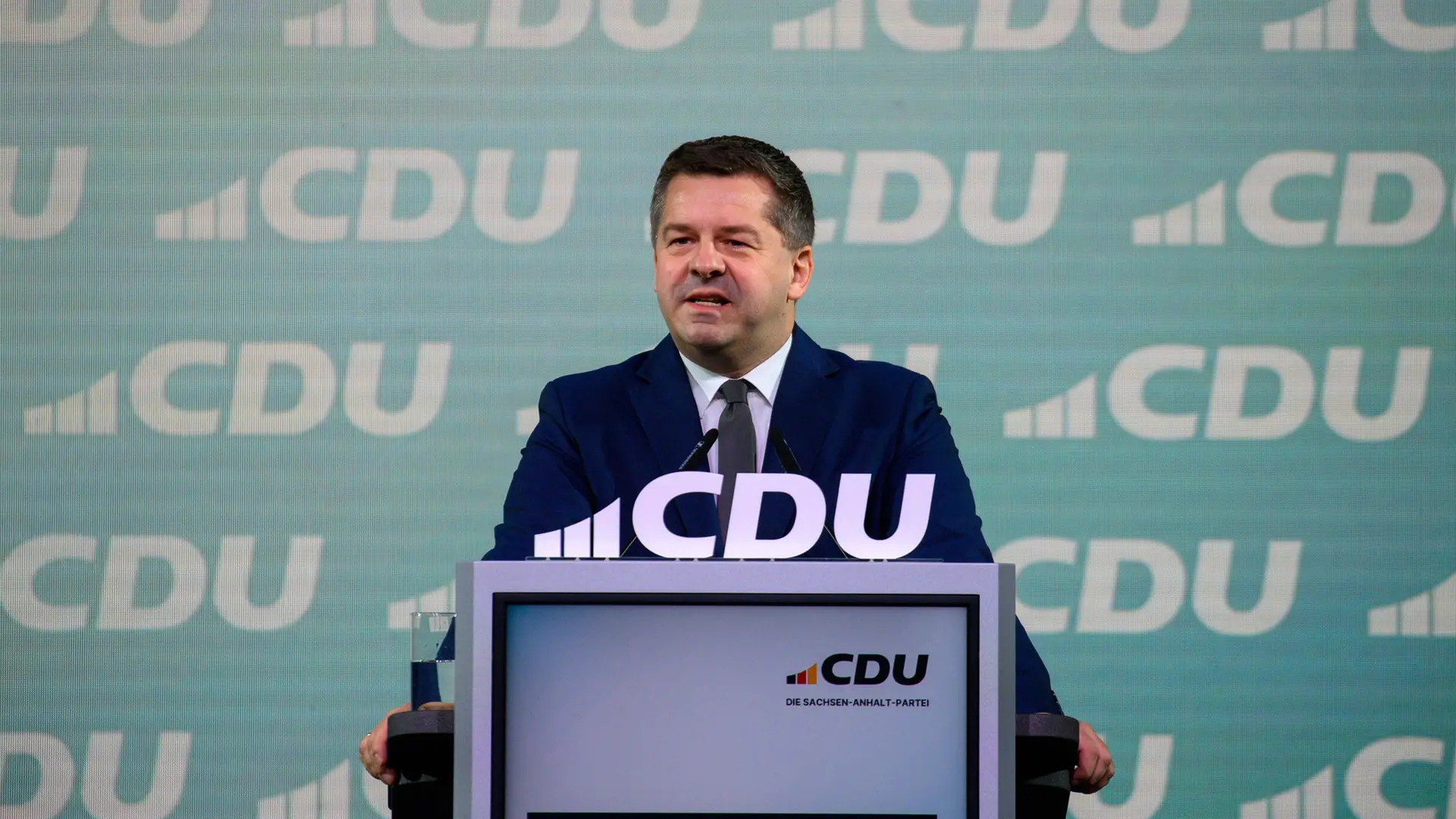 Wirschaftsminister Sven Schulze erneut zum CDU-Landesvorsitzenden ...