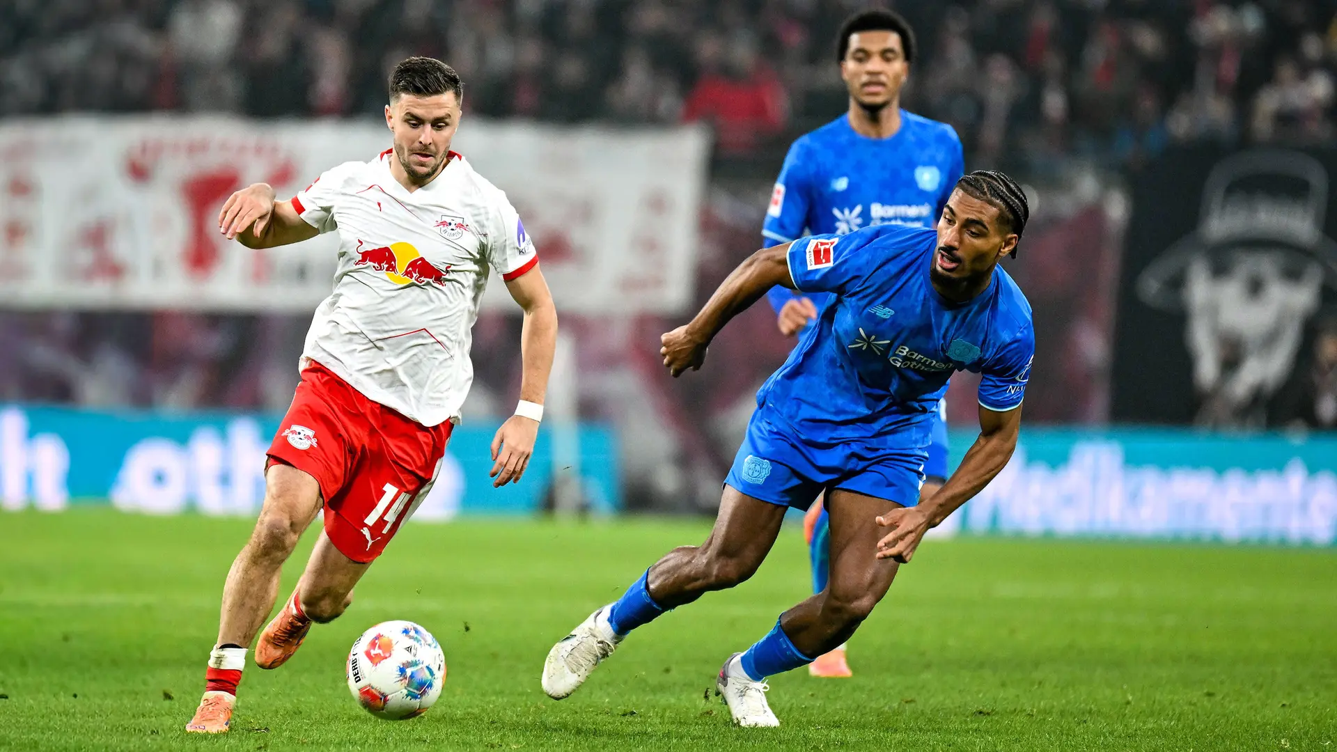 Bundesliga: RB Leipzig verliert unterhaltsames Topspiel gegen Bayer ...