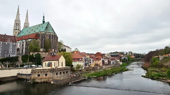 "Ganz weit weg": Ostdeutschland will bessere Bahnverbindung nach Polen ...