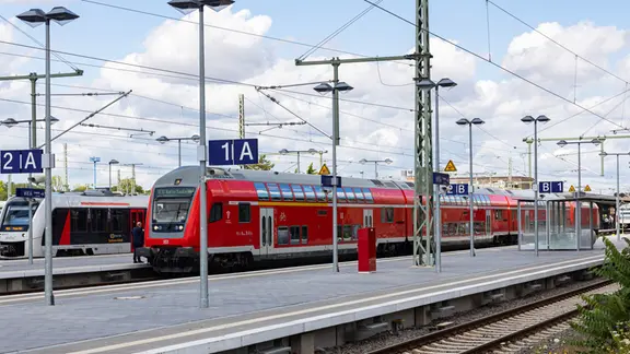 Leichte Sprache: Von der Bahn-Firma Abellio fallen in dieser Woche ...