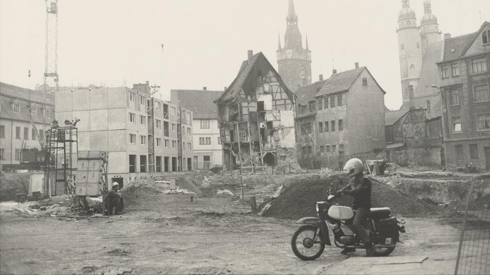 Helga Paris: "Diva in Grau" zeigt Halle der DDR | tagesschau.de