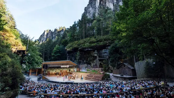 Rathen: Felsenbühne feiert 90 Jahre und den "Freischütz" von Carl-Maria ...