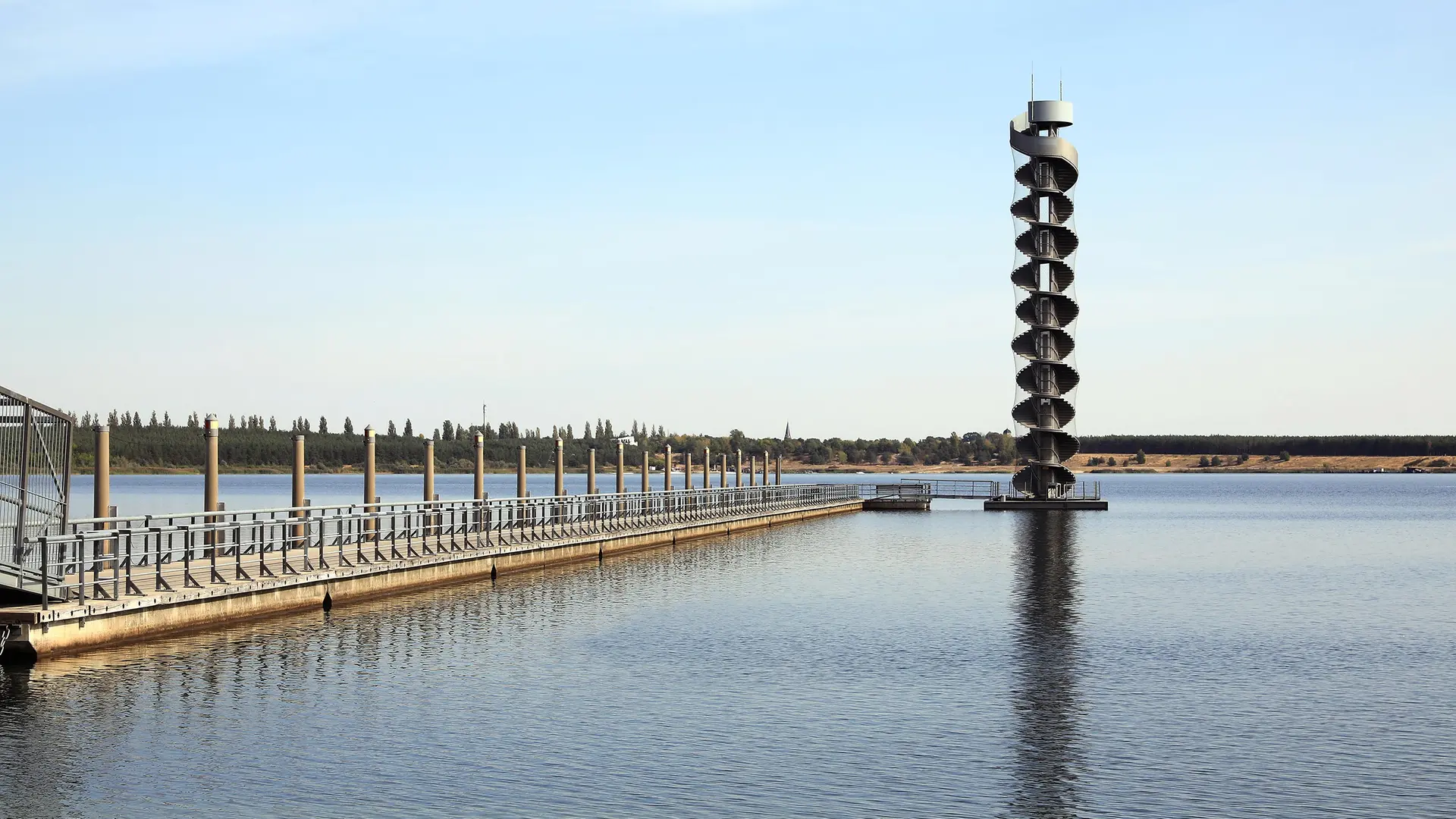 Leichte Sprache: Ein Aussichts-Turm in Sachsen-Anhalt soll umgebaut ...