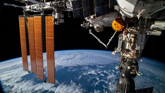 ISS: Astronaut Matthias Maurer hat die Raumstation verlassen – und es ...