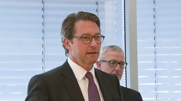 Ex-Minister Scheuer soll wegen Vorwurf der Falschaussage vor Gericht ...