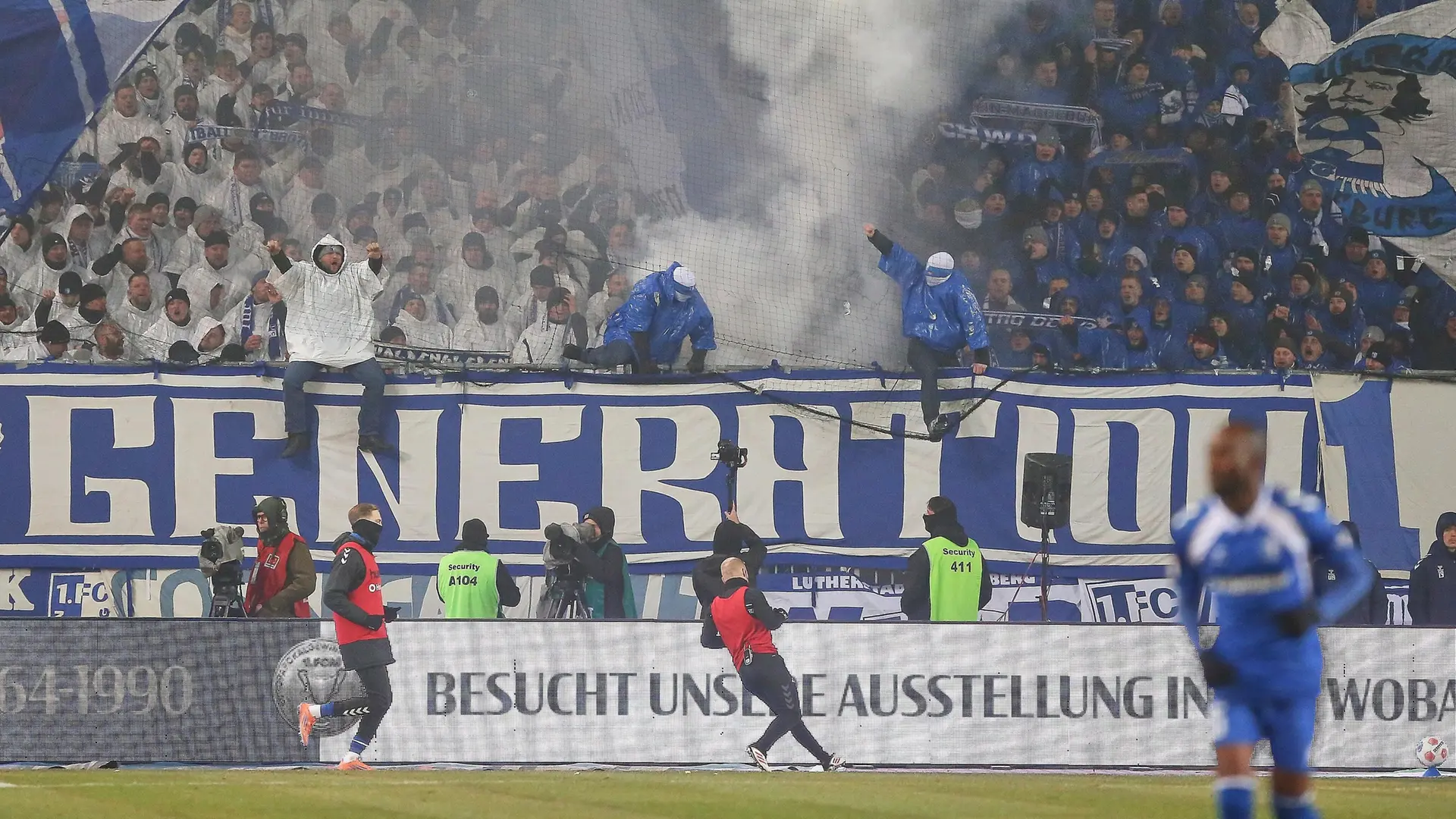 Brutale Krawalle nach FCM-Spiel: Polizei ermittelt gegen Fans wegen ...