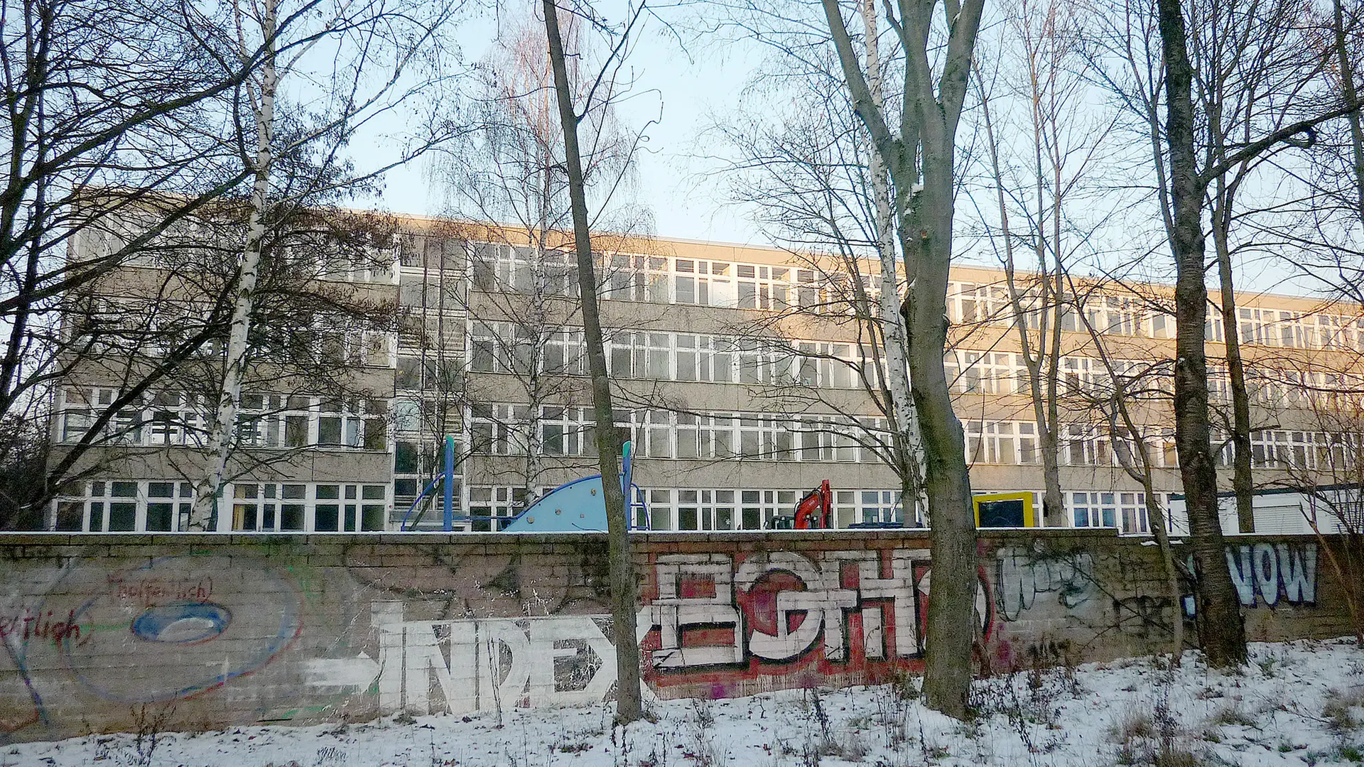 Feature: "Das Flüchtlingsheim bei mir um die Ecke" von Judith Burger ...