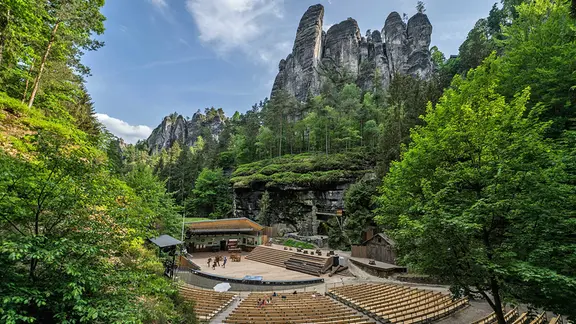 Rathen: Felsenbühne feiert 90 Jahre und den "Freischütz" von Carl-Maria ...