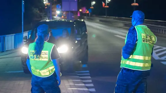 Polnische Grenzkontrollen: Jubelt Deutschland Polen Migranten unter ...