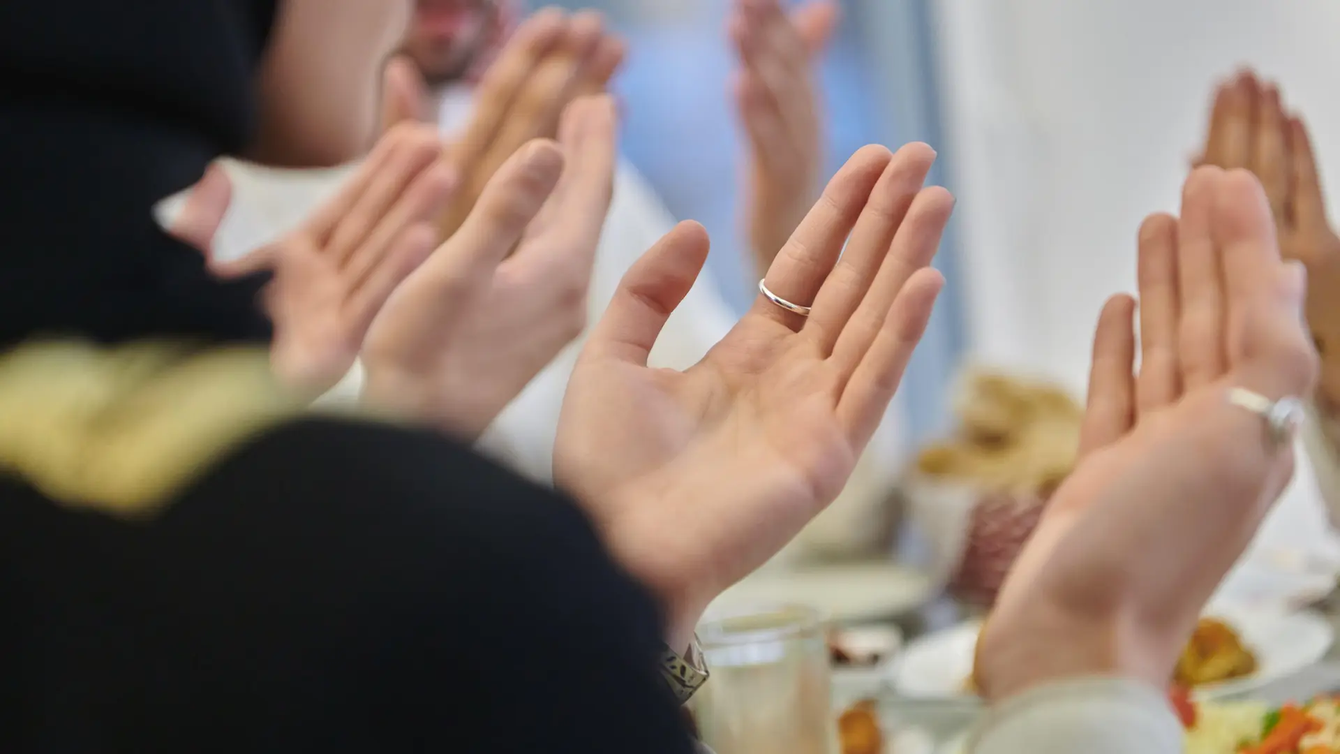 Ramadan 2026: Anfang, Ende, Regeln, Verbote, Bedeutung | mdr.de