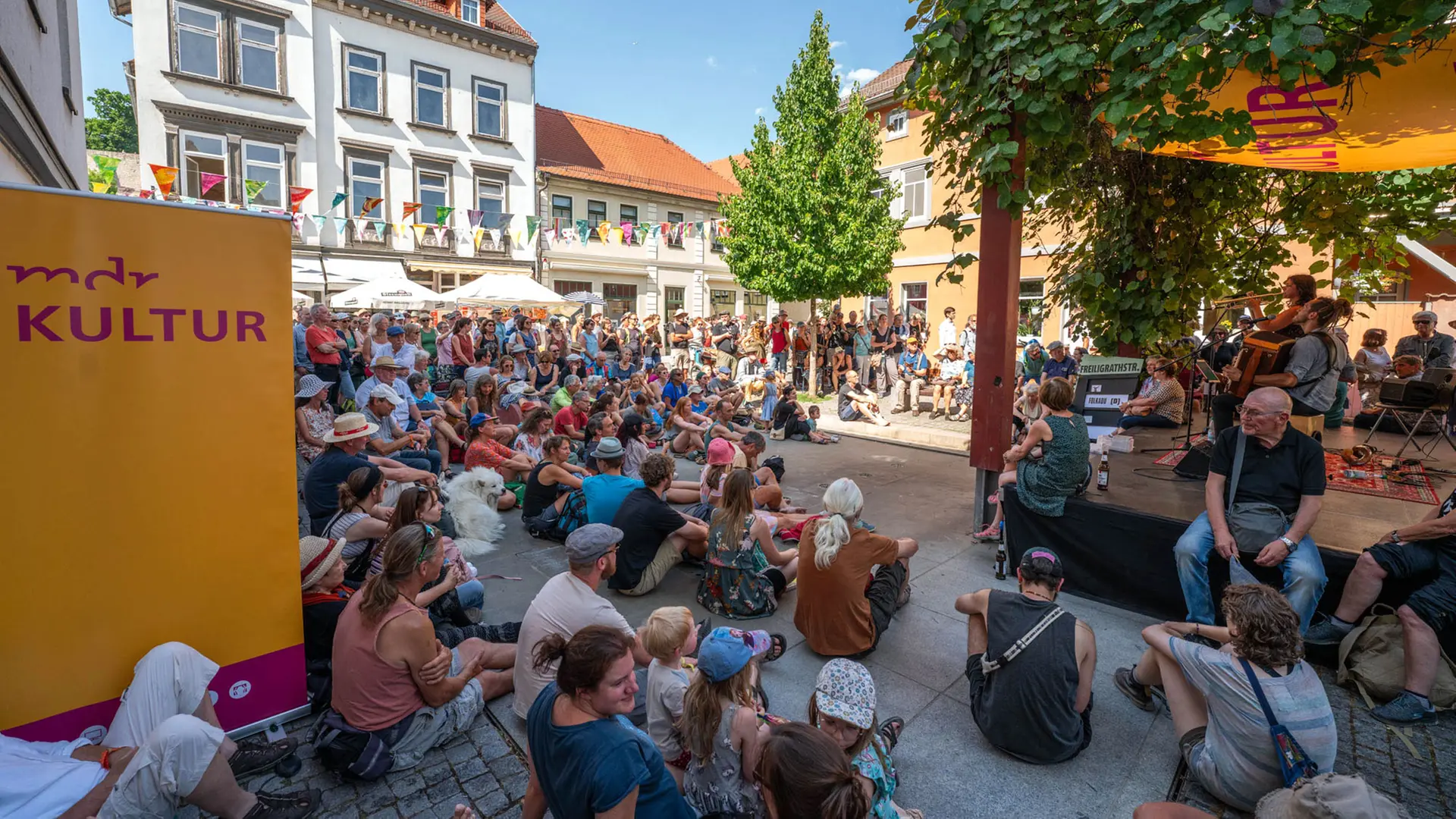 Rudolstadt Festival LIVE – mit Ezé Wendtoin und der deutschen Folk ...