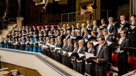 Gesang und Percussion - MDR-Rundfunkchor mit Tongues of Fire | mdr.de