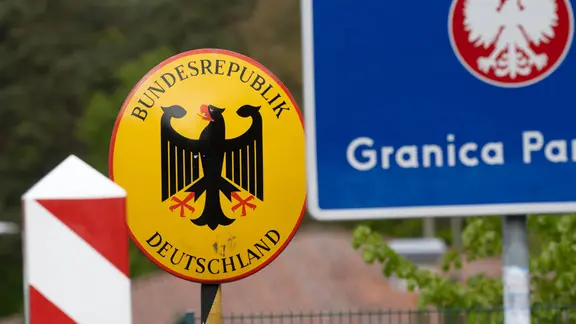 Polnische Grenzkontrollen: Jubelt Deutschland Polen Migranten unter ...