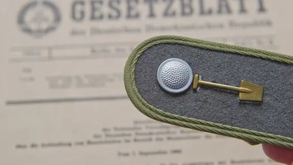 Nationale Volksarmee NVA: Wehrpflicht und Grenztruppen | mdr.de