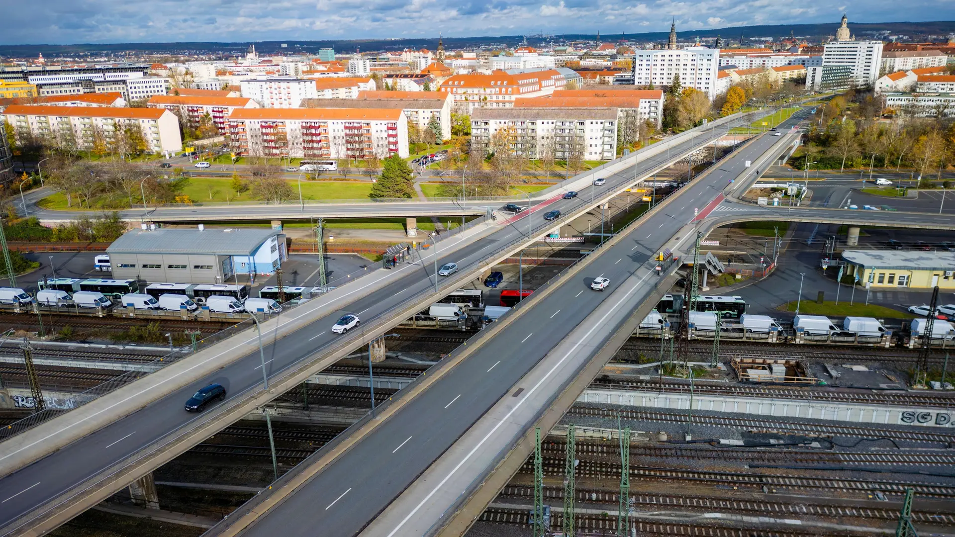 Brücke Budapester Straße in Dresden teilweise gesperrt | mdr.de