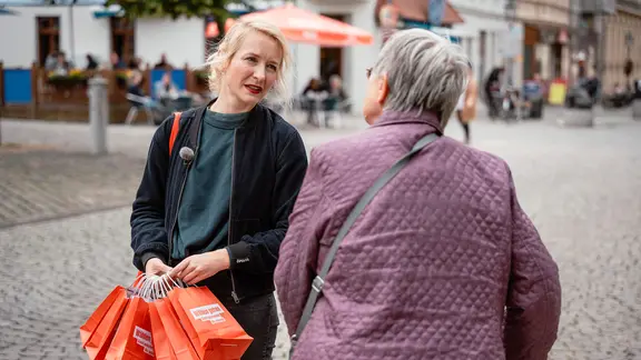 Europawahl: Wahlkampf der Linken mit Ines Schwerdtner | mdr.de