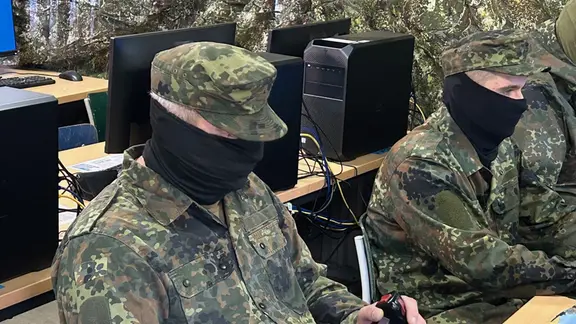 Einsatz im Leopard-Panzer: Ukrainer werden in Sachsen-Anhalt am Leopard ...