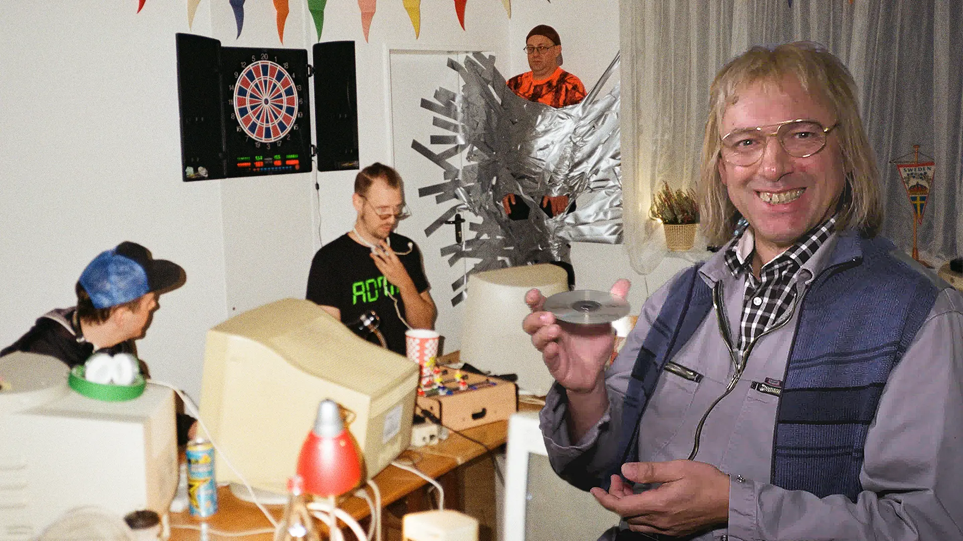 Szene Report Folge 2: LAN-Partys - Zocken als Jugendtrend (2001) | mdr.de